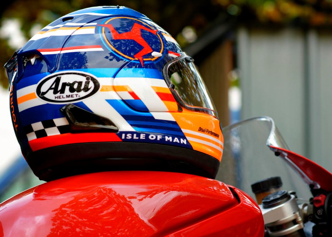 Helmet RX-7V EVO IOM TT 2024 limited edition – BIKERS OUTLET